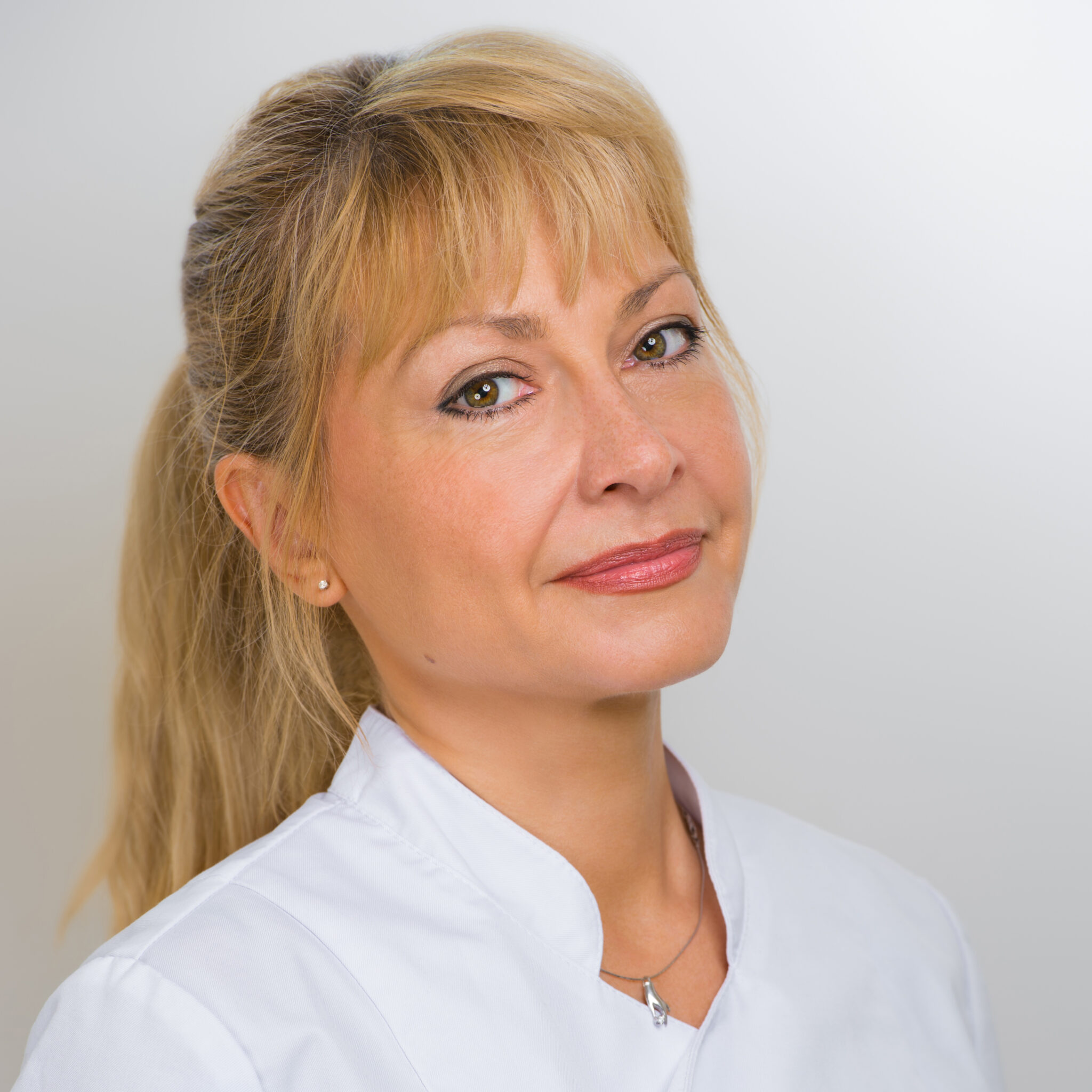 Is Red a Good Color for Braces? A Quick Guide - The Braces Guide